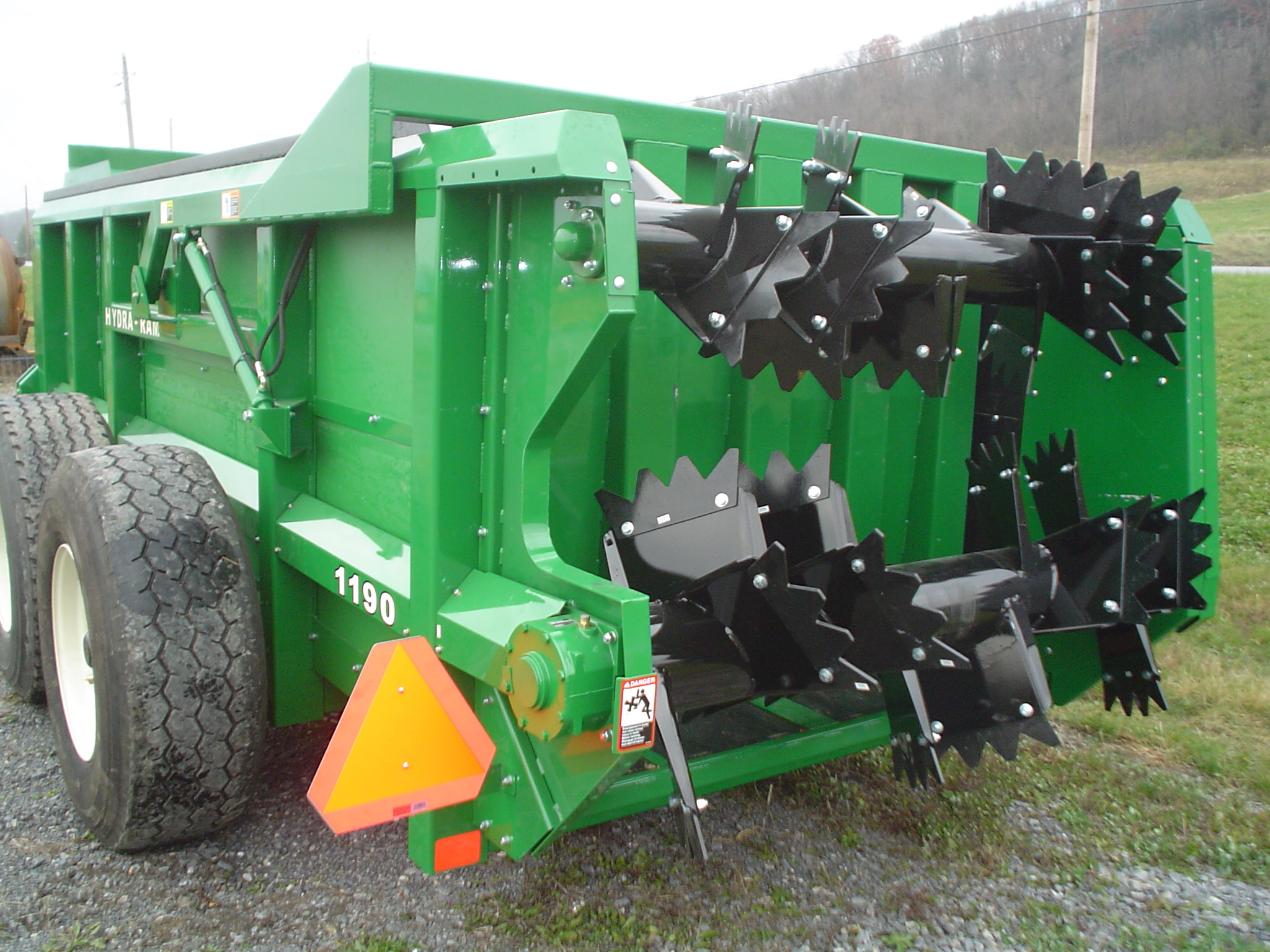 1190 Manure Spreader - 2 - Pik Rite